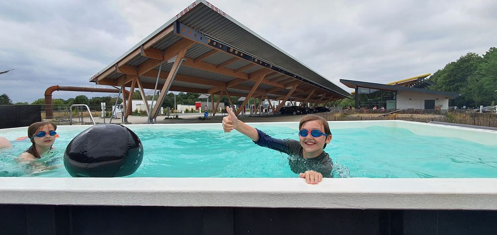 Возьмите плавки и бикини: Зарядная станция для электромобилей с ...